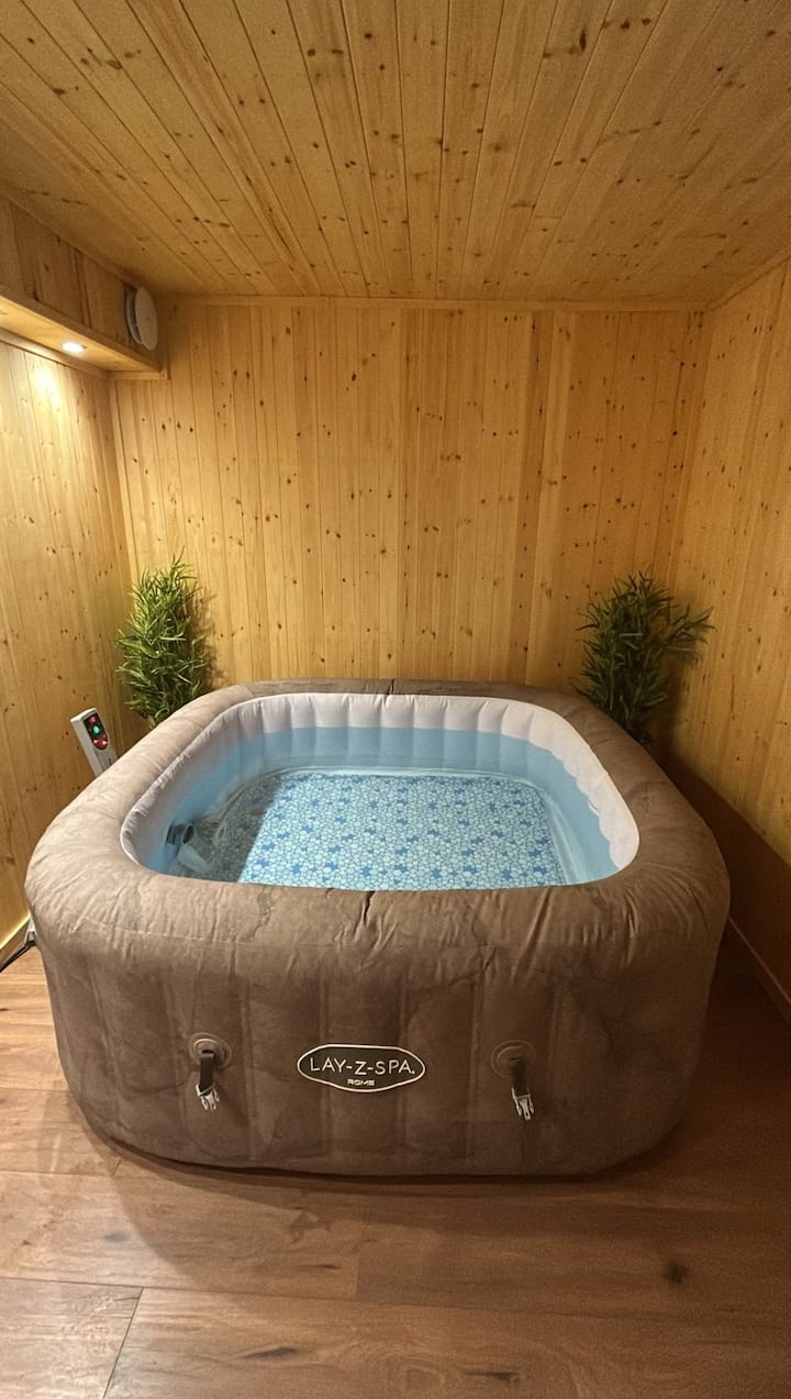 Cosy 2 Bedroom Retreat With Private Indoor Hot Tub - Broadstairs