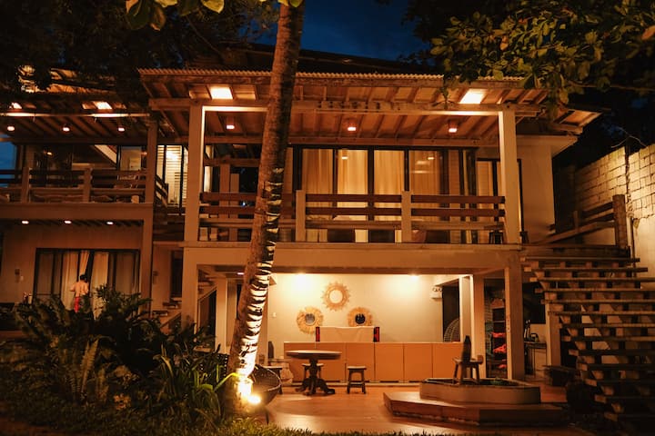 Playa Norte Beachfront Villa With Dipping Pool - Filipinas