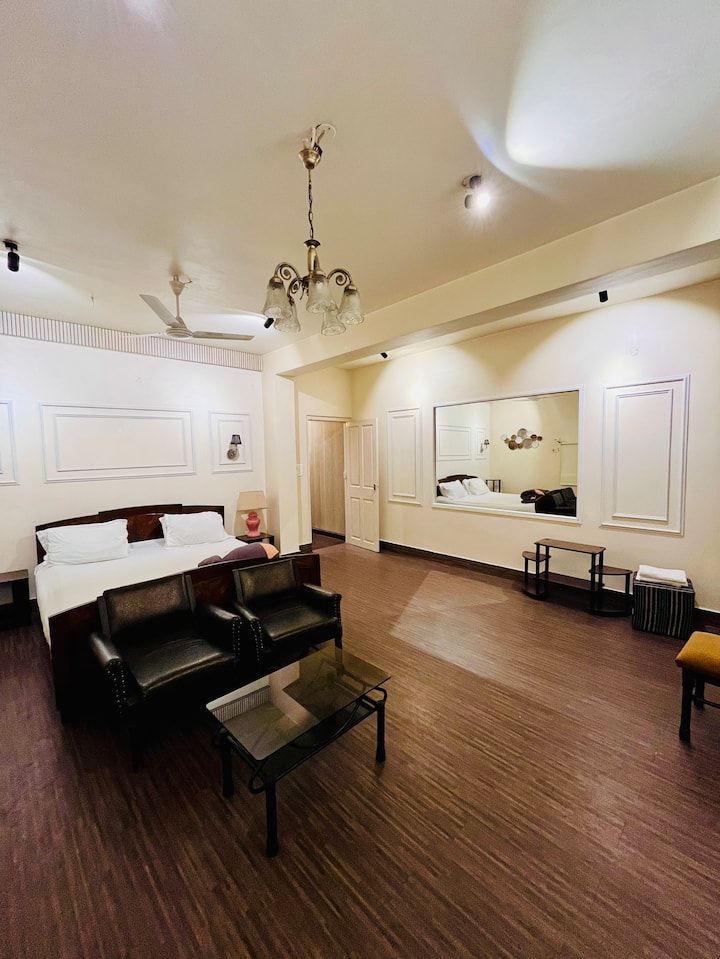 Ballygunge Two Bedroom 1000sqft Apartment Main Rd. - Kolkata (Calcutta)