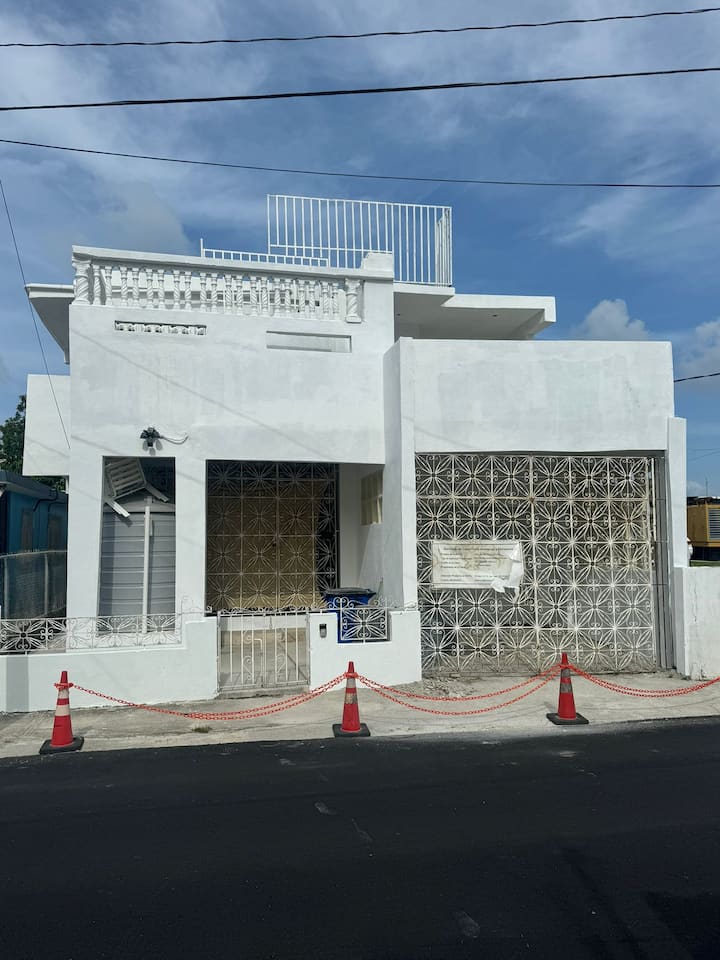 130sf Small Studio For Budget Minded Travelers. - Puerto Rico