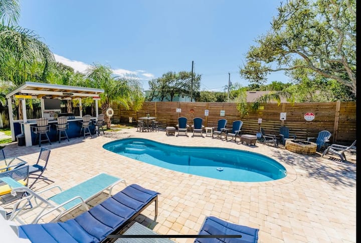 Beach Paradise W/pool, Firepit, Hot Tub, Mini Golf - Vilano Beach, FL