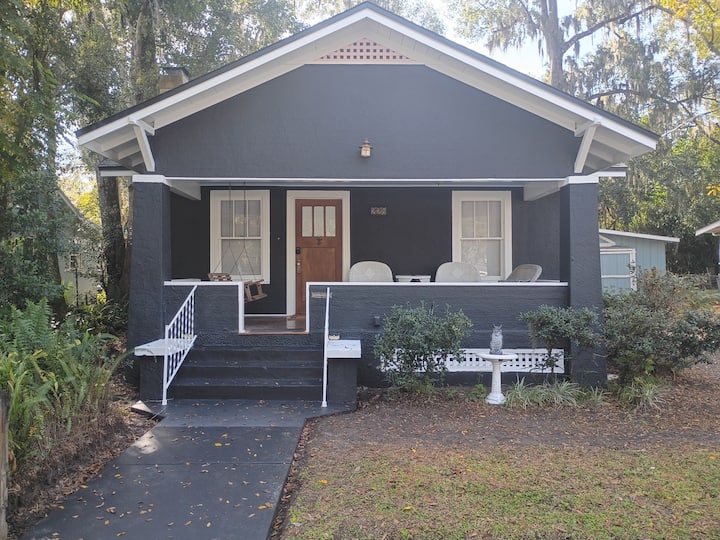 Schur Haven Craftsman Cottage. - DeLand, FL