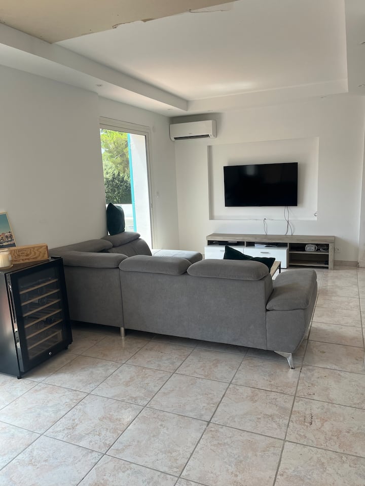 Haut De Villa 2 Chambres, Clim, Plage à 10 Minutes - Sanary-sur-Mer