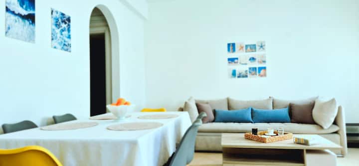 Efrosini's House
Κυκλαδίτικο διαμέρισμα 69 τετραγωνικών, ισόγειο,με ανεξάρτητη είσοδο λίγο πιο έξω από την Παροικιά,σε ήσυχη γειτονιά,1,5 χιλιόμετρο από το λιμάνι της Παροικιάς και μόλις 11 λεπτά με τα πόδια,από τις παραλίες "Λιβάδια" και τον ΝΟΠ. - Paros