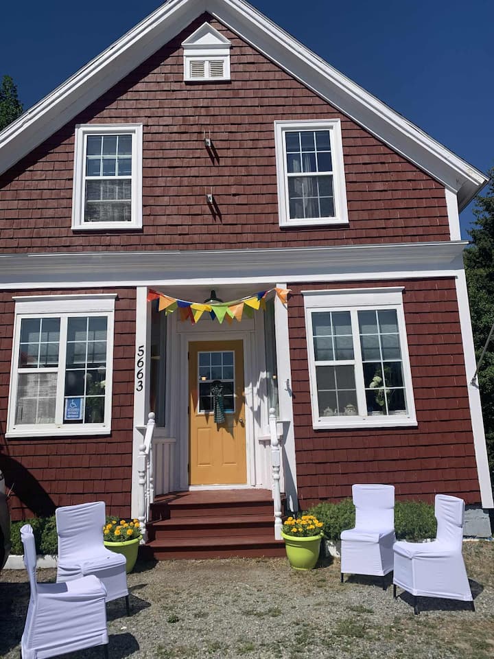 Storytellers Suite: Large 2 Bdrm. Unique Historic. - Cape Breton Island
