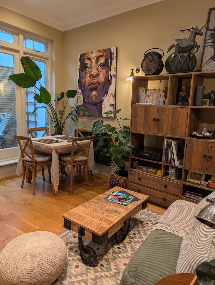 Cosy And Quirky 1 Bedroom Flat With Patio Camden - Central London