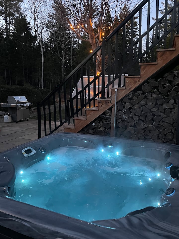 “Fox Hollow Retreat I” - Cozy, Quite And Clean - Nova Scotia