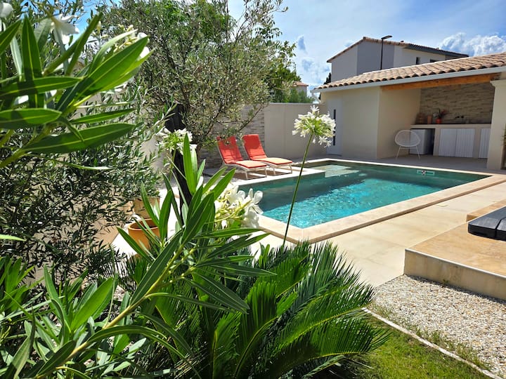 Villa Moderne Avec Piscine Et Jardin Apaisant - Avignon
