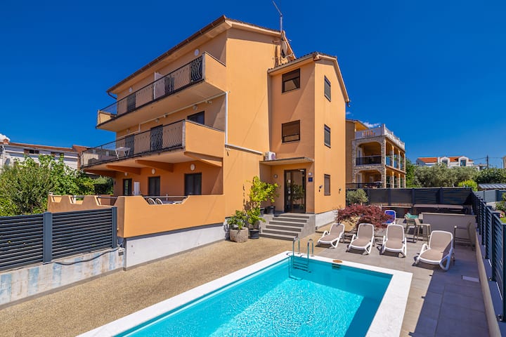 Apartman & Pool - Cres