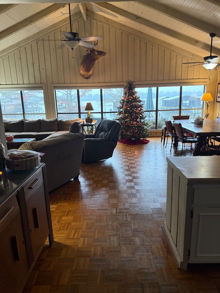 Horseshoe Lake Lake Front House - Hollywood Casino & Hotel Tunica