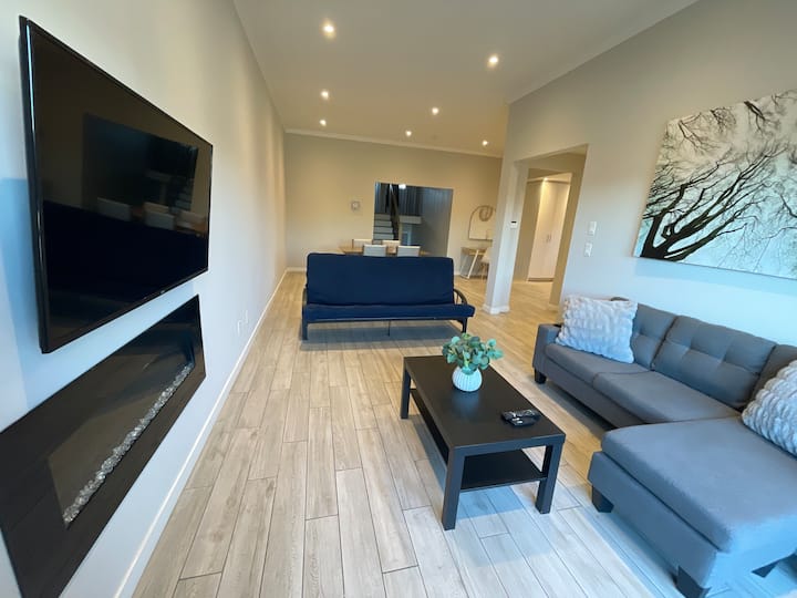 Modern Comfort In Cozy Neighborhood - Vaughan