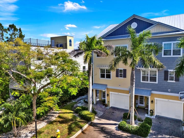 4br Coastal Escape, Steps To Indian Rocks Beach Fl - Indian Rocks Beach, FL