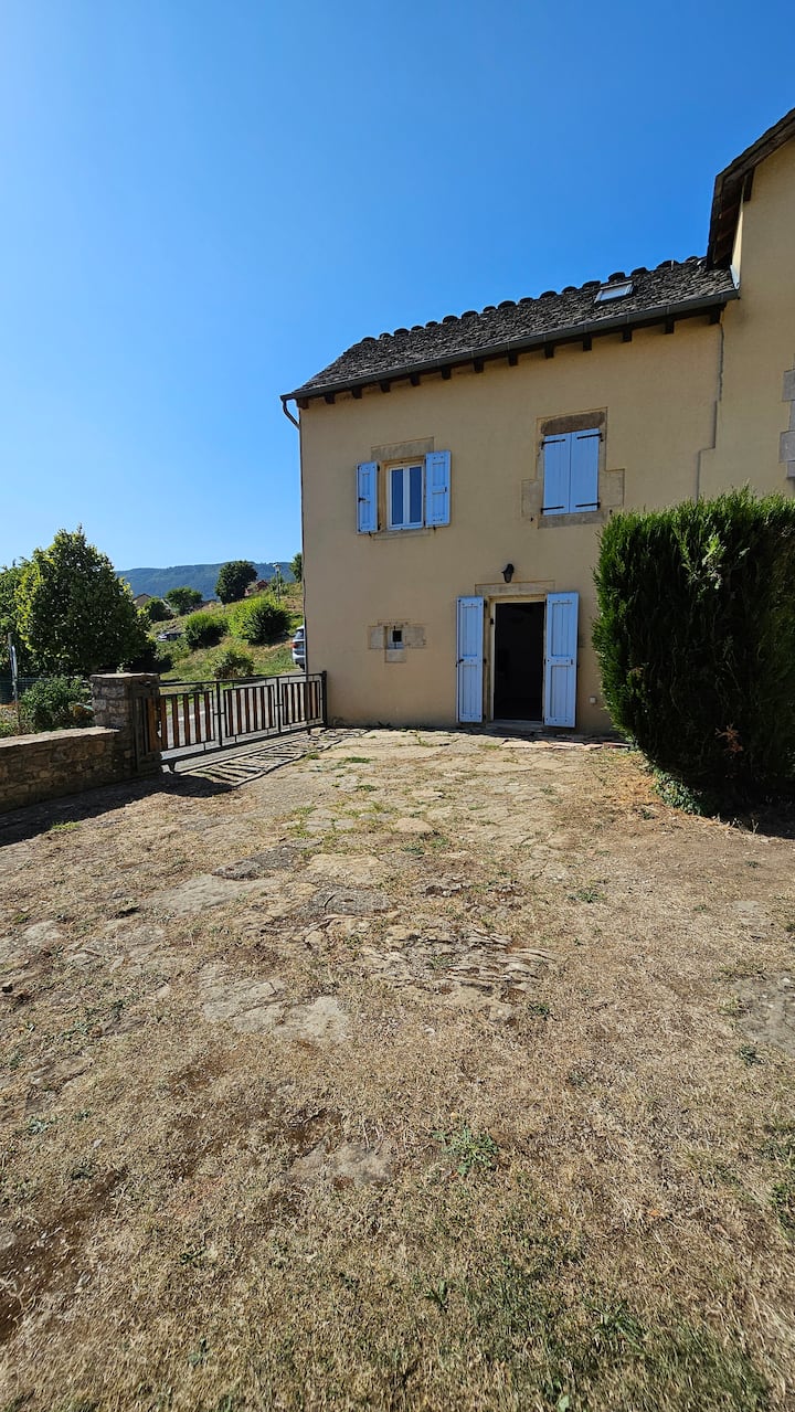 Vivez Le Grand Air Dans Ce Superbe Gîte Rénové. - Mende