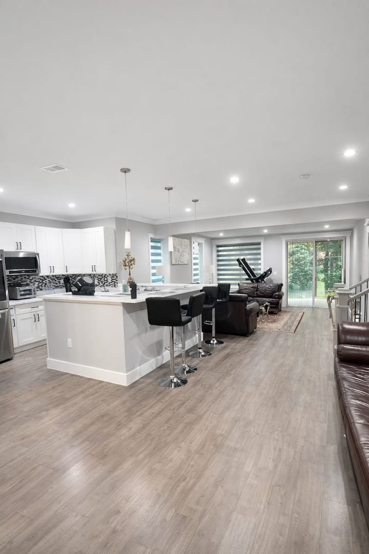 Modern Spacious Unit 2 Bed And 2 Bath In Alex Va, - Alexandria, VA