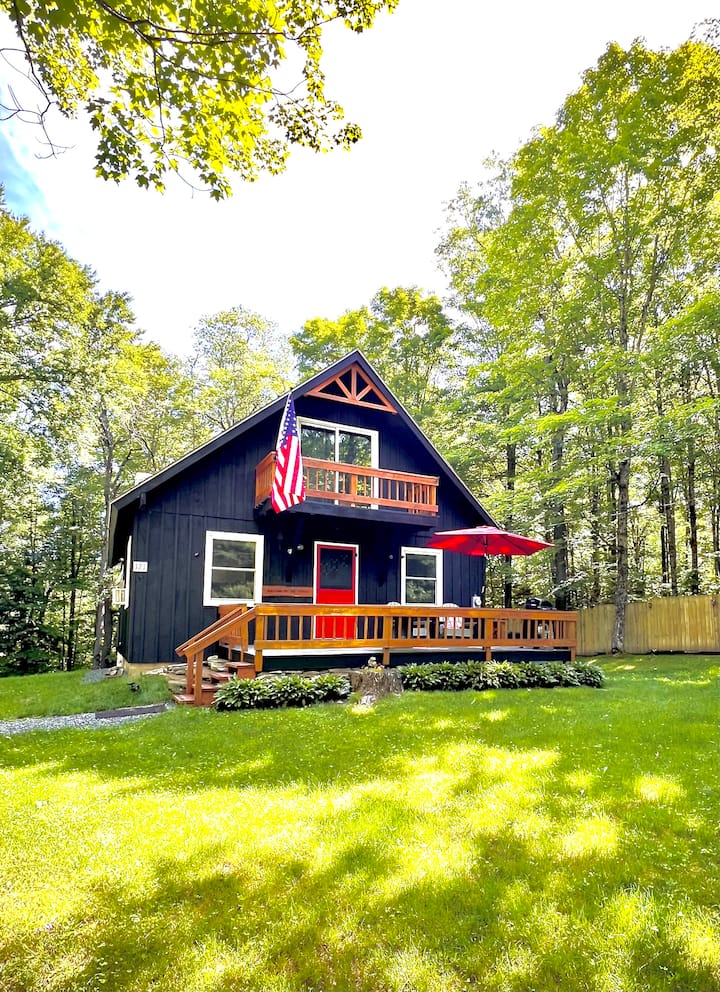 Comfy Chalet Near Town, Lake, Skiing And Hiking. - Wilmington, VT