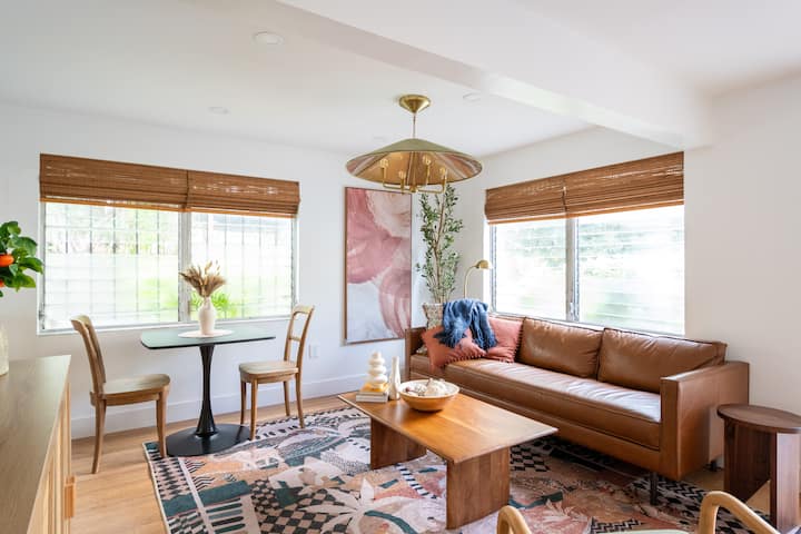 Designer Gem: 2br | 5 Mins To Sand | Free Parking - Dania Beach, FL