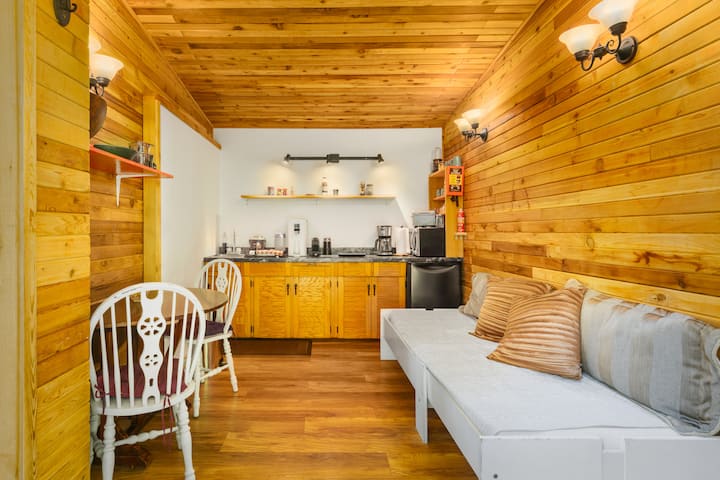 Cedarview Cottage In The Woods - Hornby Island