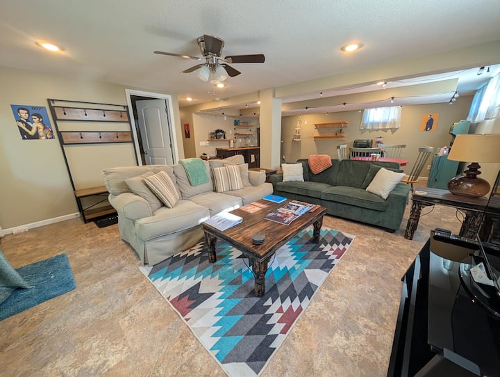 Cute 1 Bedroom Basement Apt W/separate Entrance - Columbia, MO