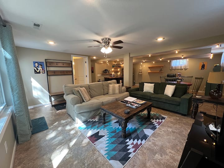 Cute 1 Bedroom Basement Apt W/separate Entrance - Columbia, MO
