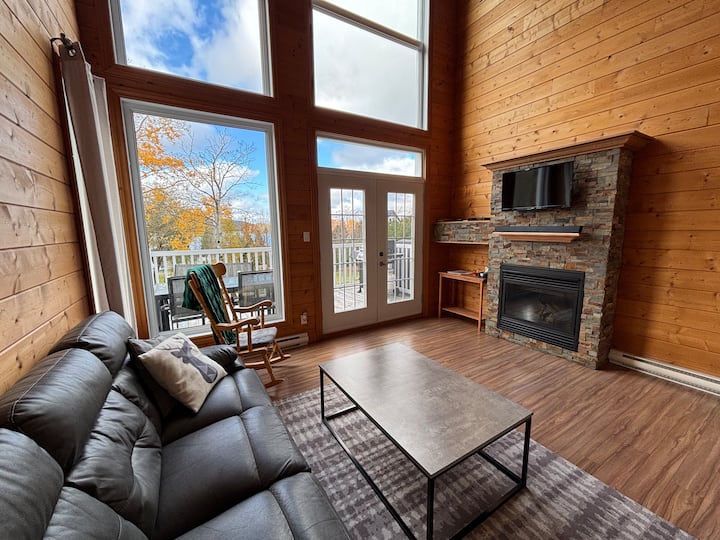 Magnifique Chalet Au Mont Lac-vert - Quebec