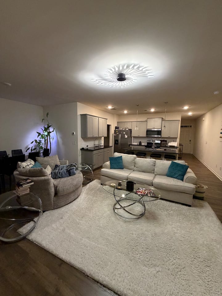 Home In Atlanta. - Union City, GA