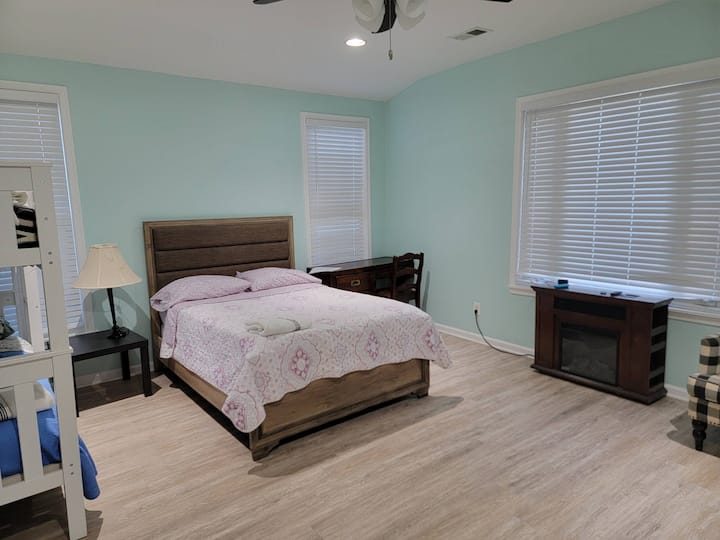 Master Room With Private Bathroom - 3 - Annandale, VA