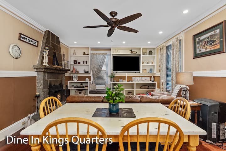 King’s Quarters | 1 Bed/1.5 Bath Apartment - Havre de Grace, MD