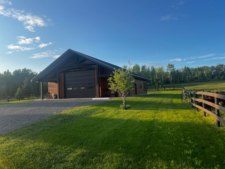 Private 2 Bedroom Suite With Patio - Smithers