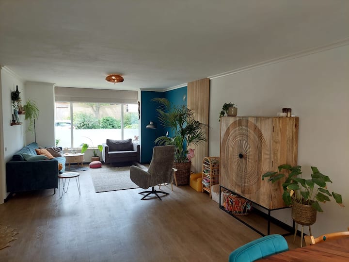 Ruime Woning. Netjes En Kindvriendelijk. - 레이덴