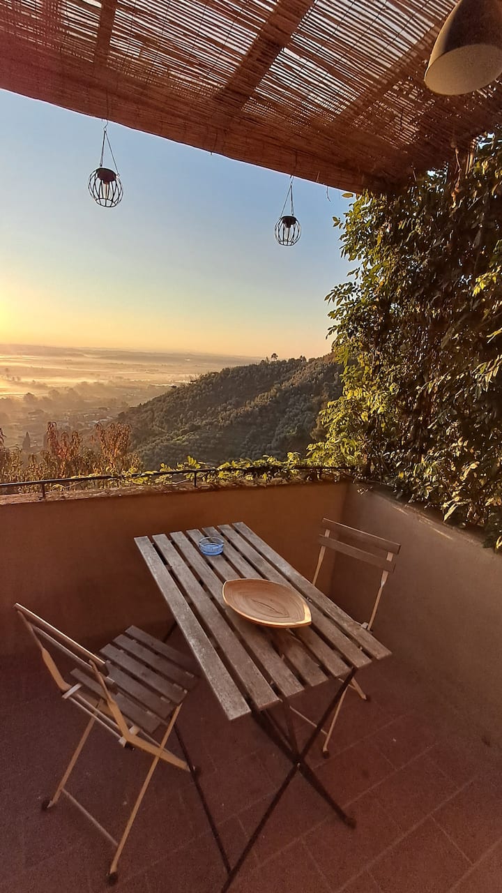 Charming Stone House With Stunning View Balcony - Altopascio