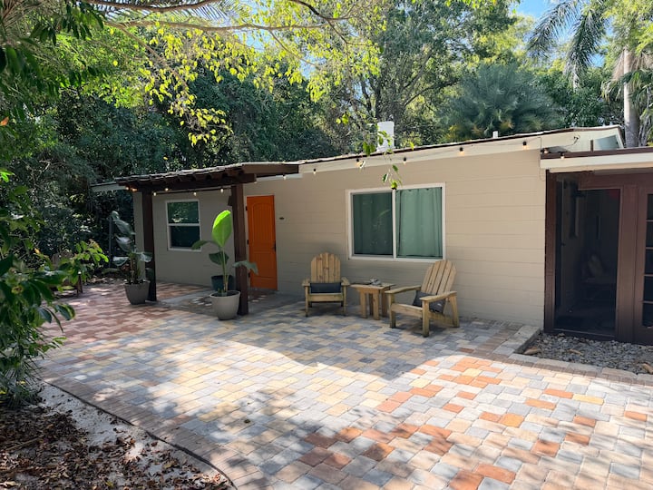 Bamboo House Private Private Private Retreat - Satellite Beach, FL
