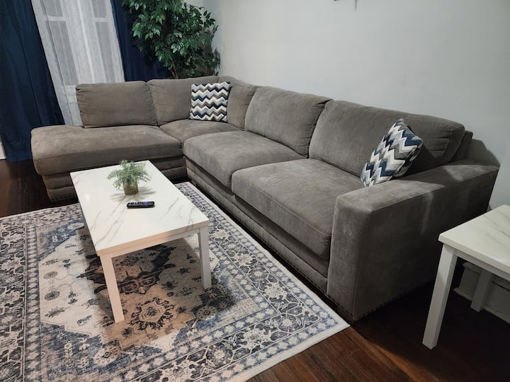 3 Bedrooms Suburban Hidden Gem - Bristol, CT