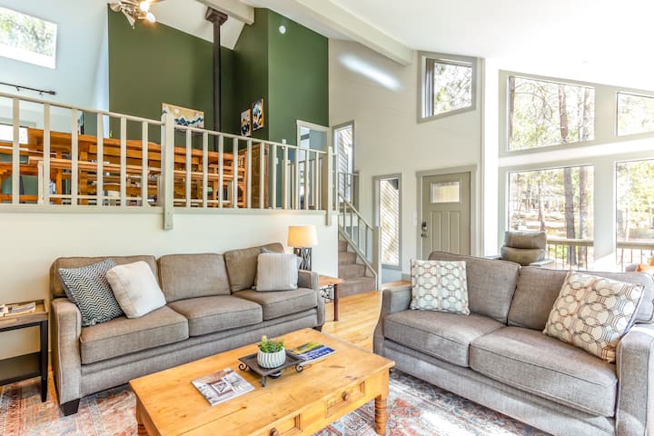 Near Sharc, Hot Tub, Bikes, Dog-friendly-leis03 - Sunriver, OR