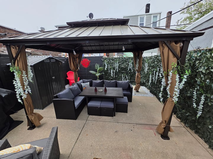 Mid-century Speakeasy Retreat Near Tropicana - Atlantic City, NJ