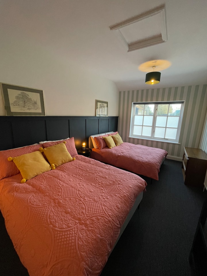 Charming Cottage Opposite The Dabbling Duck - Norfolk