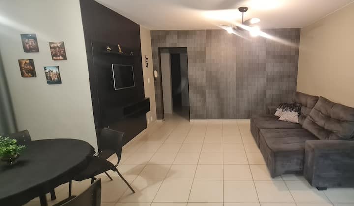 1 Apto Confortável, Espaçoso, Equipado Prox Centro - Maringá