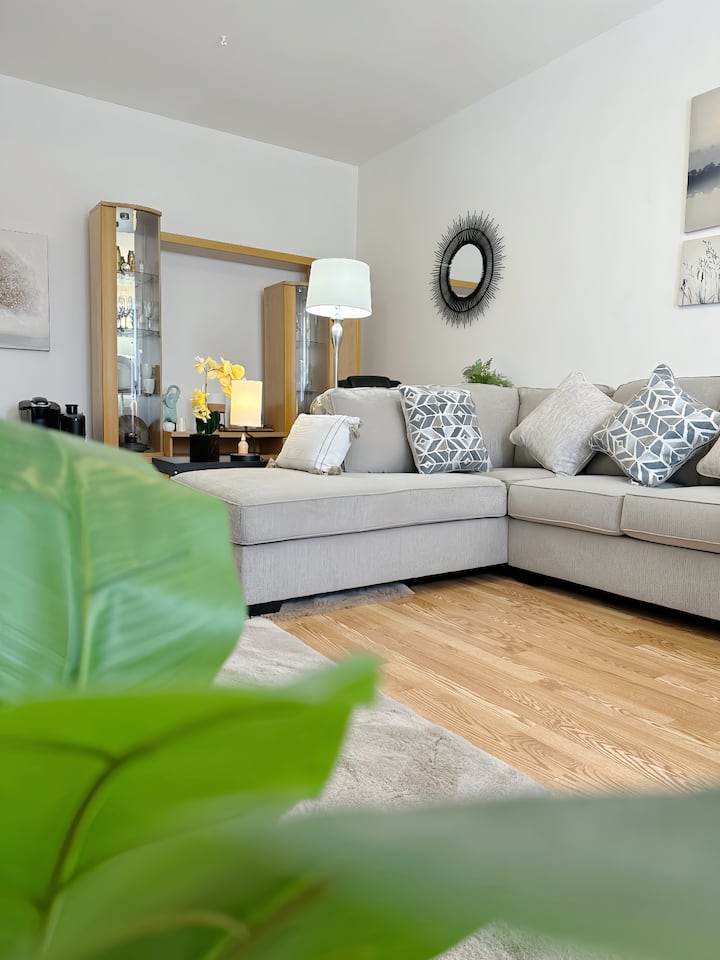 Uptown Retreat • Walk To Beach & Pho • 3br Loft - Chicago, IL