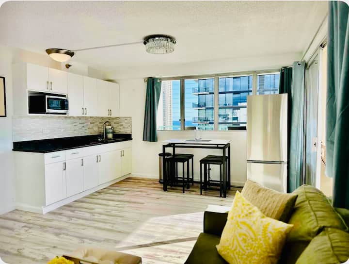 Top-floor 1br Penthouse In Waikiki - Honolulu