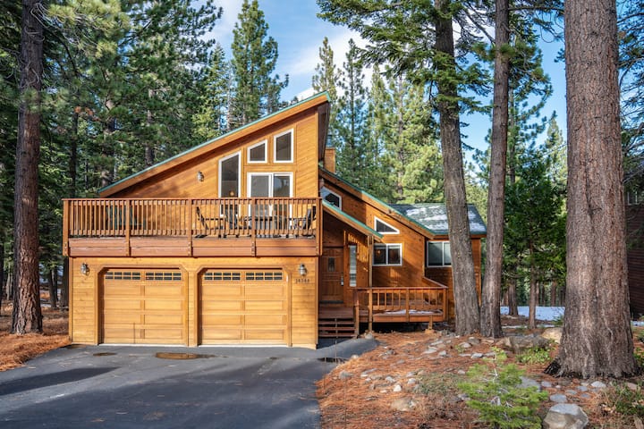 Hansel House – Cozy Tahoe Donner Cabin Getaway - Truckee, CA