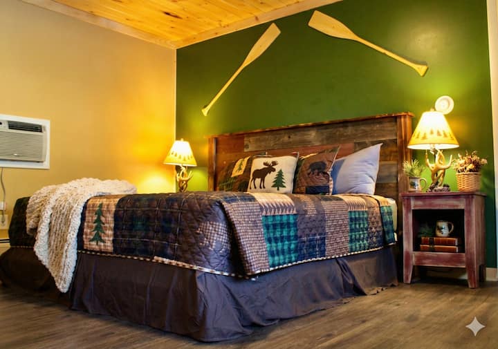 Cook, Cuddle & Unwind — Your Lake George Retreat - Lake George, NY