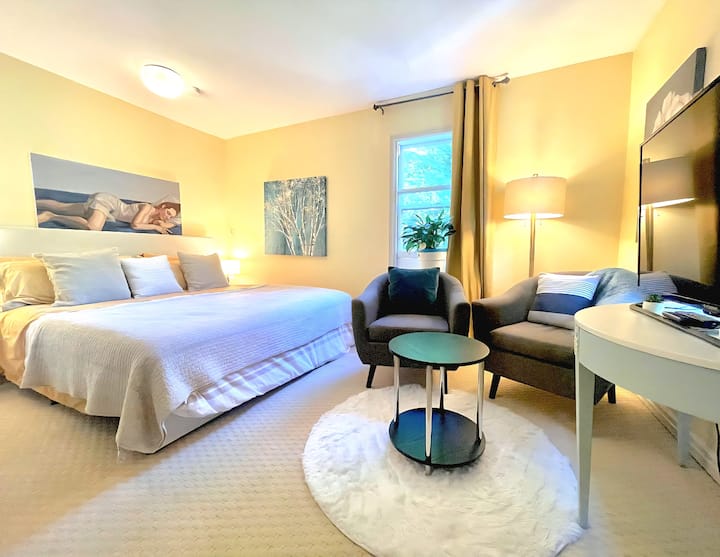 King, Private Bath, Downtown Niagara-on-the-lake - Niagara-on-the-Lake