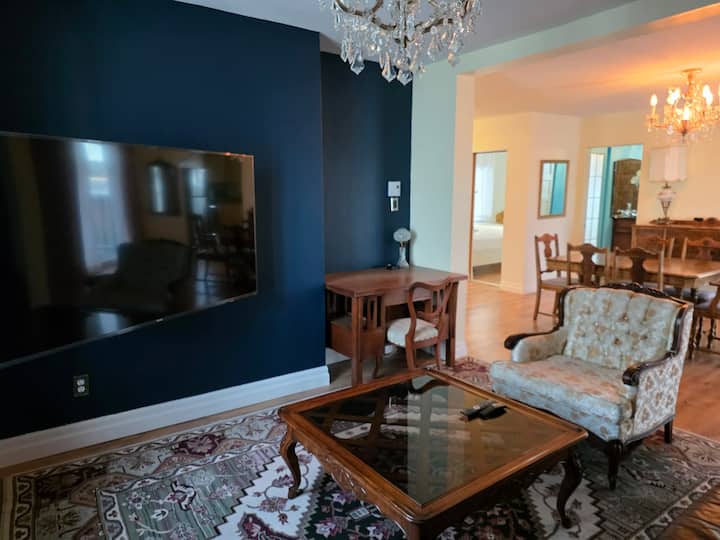 Centre-ville, Vue, Galerie Et Confort. - Saguenay