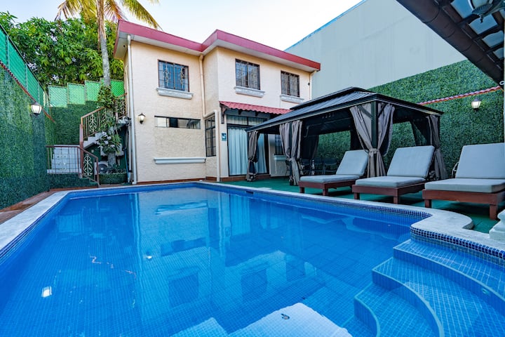 Stunning Luxury House With Pool 6 Bedrooms In Town - El Salvador