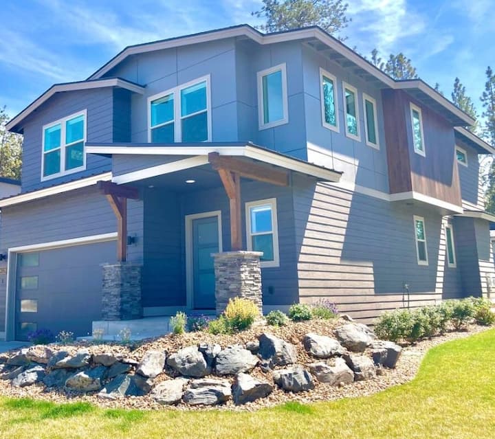 Comfy 4bd Retreat W/sauna & Fire Pit; Dog Friendly - Bend, OR