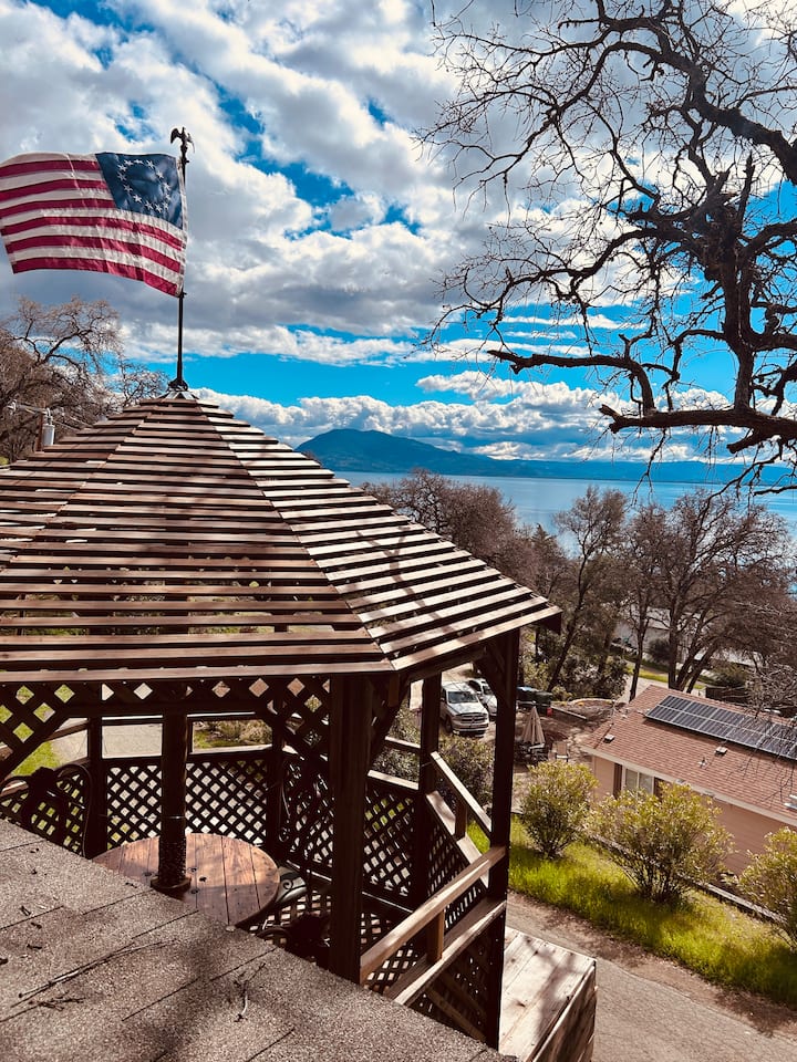 Lakeview Cottage B
(No Cleaning Fee) - Russian River, CA