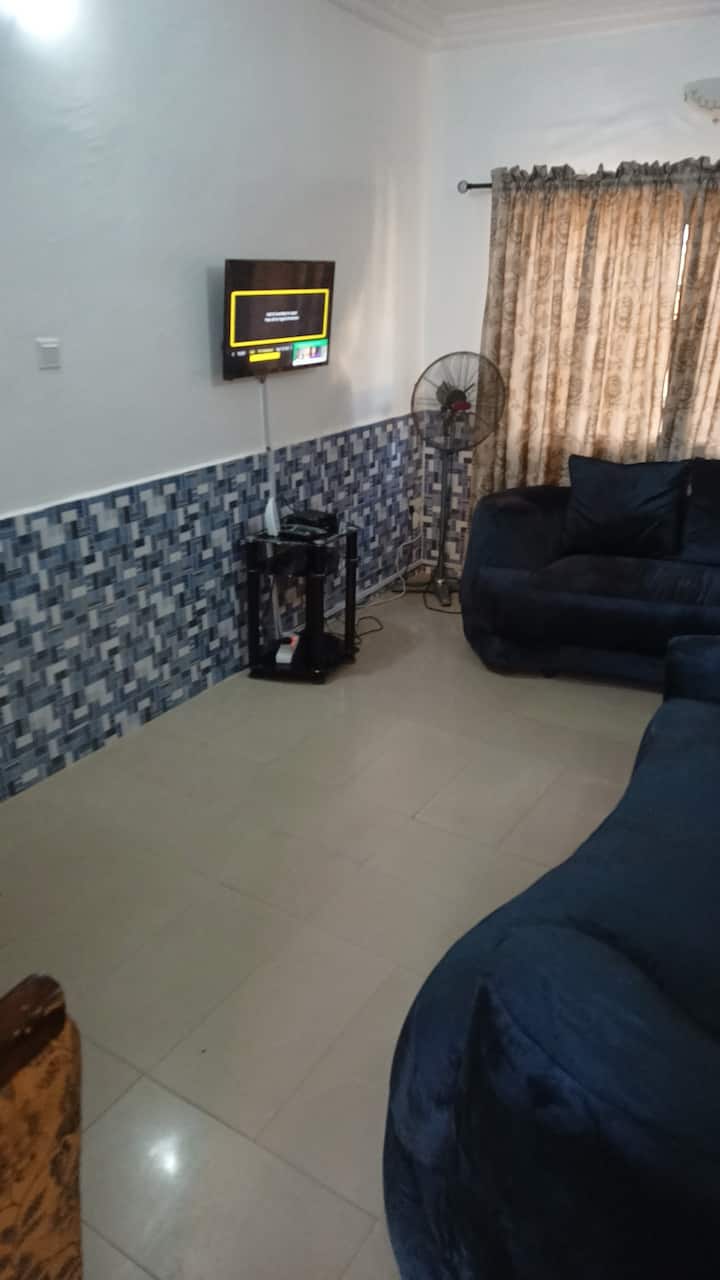 Budget 3 Beds Flat, Wifi, 24/7 Light, Hot Water - Lagos