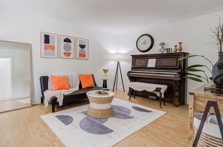 2 Mins Walk To Victoria Park Station 2b Unit - Toronto, ON