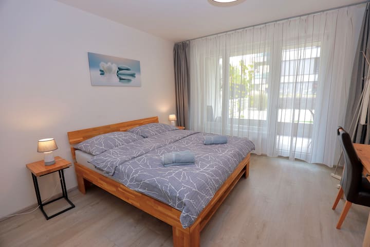 Modern Apartment • Garden • Near The City Center - Praga