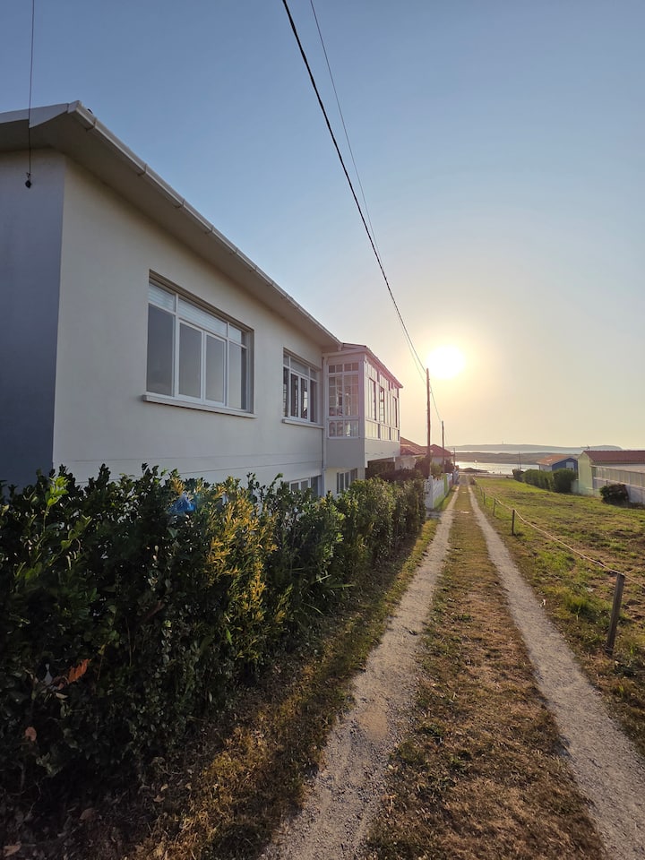 House Facing The Atlantic With Garden And Lagoon - Cedeira