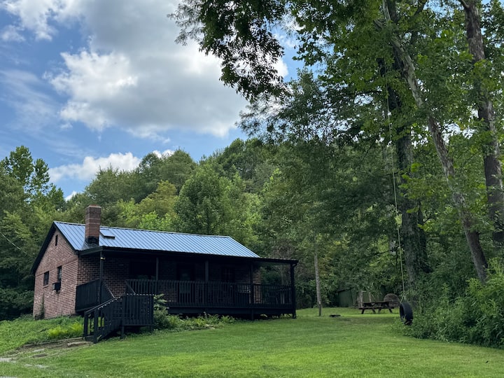 Cabin On 40acre Hiking & Happiness Oasis - Jackson, OH
